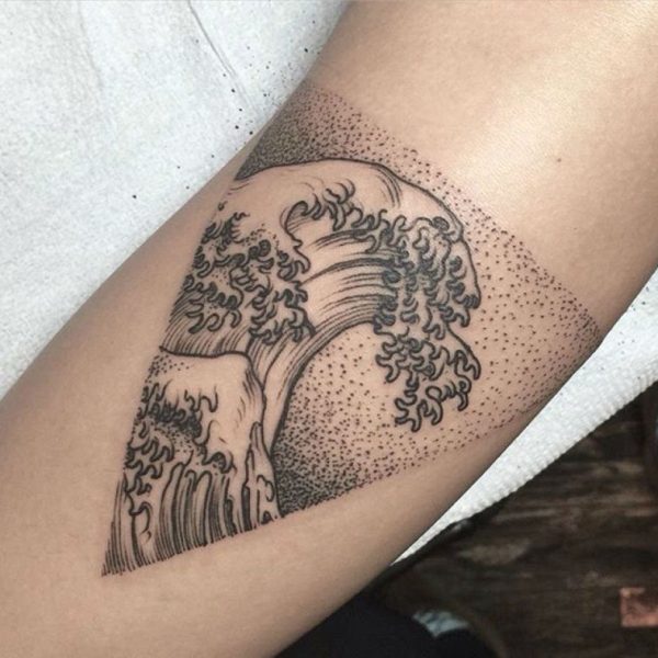 185 Wave Tattoo Designs and Ideas For Those Who Love Ocean - Tattoo Me Now