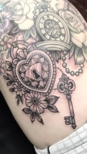 25 Heart Locket Tattoos | Ideas, Designs & Meaning - Tattoo Me Now